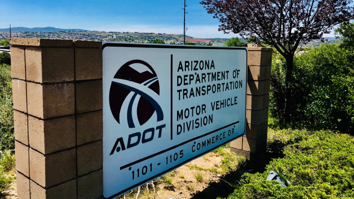 Arizona MVD reanuda servicios con cita previa solo para trámites ...