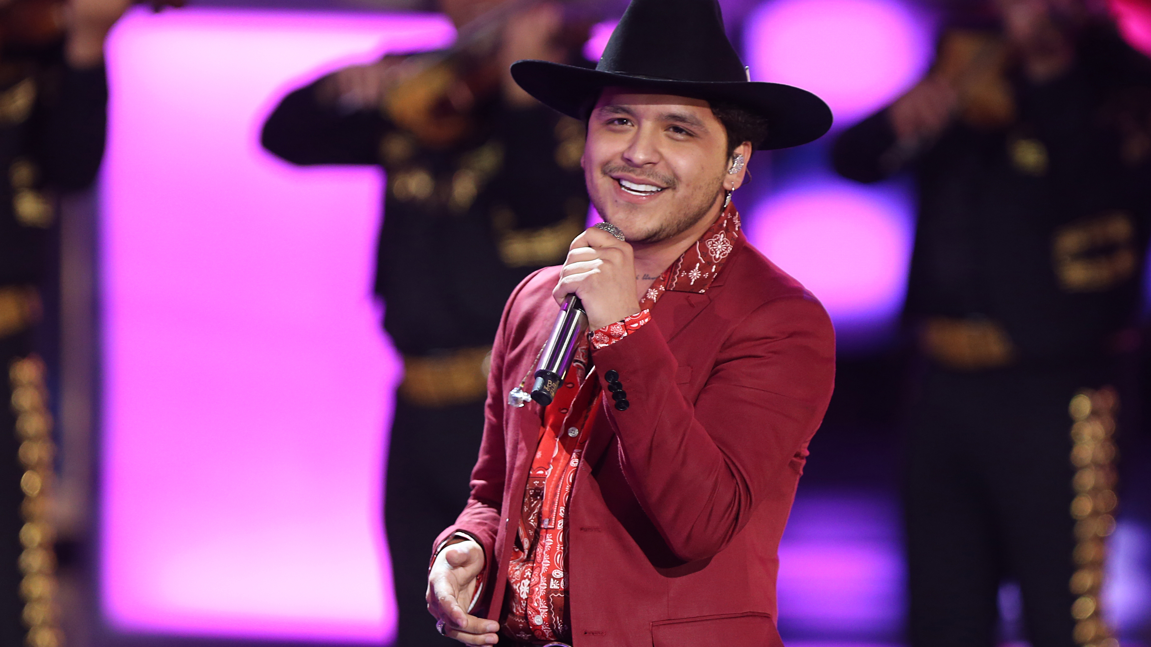Christian Nodal regresa a los escenarios de EEUU con su gira “Botella ...