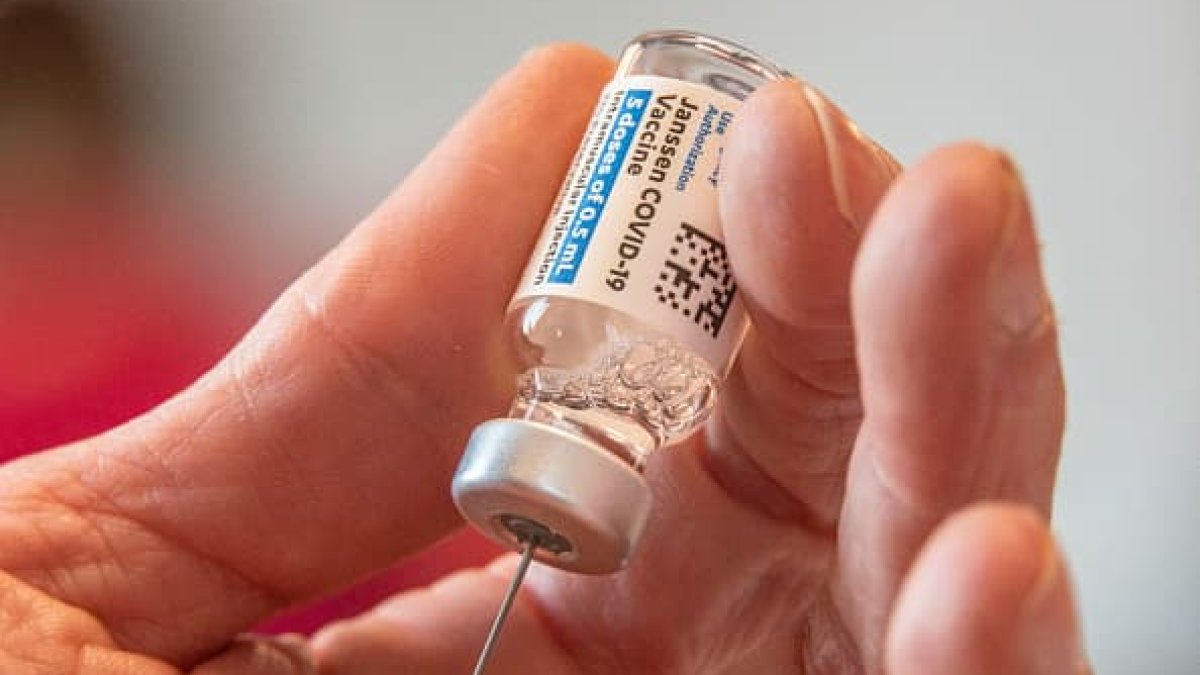 UCSF: hombre desarrolla coágulo de sangre tras recibir la vacuna de ...