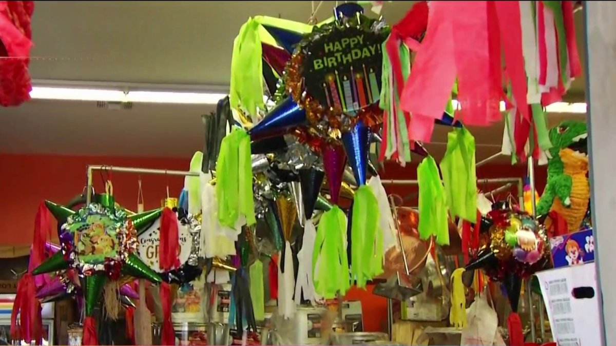 Residente de Arizona detalla la forma de hacer piñatas en Arizona ...