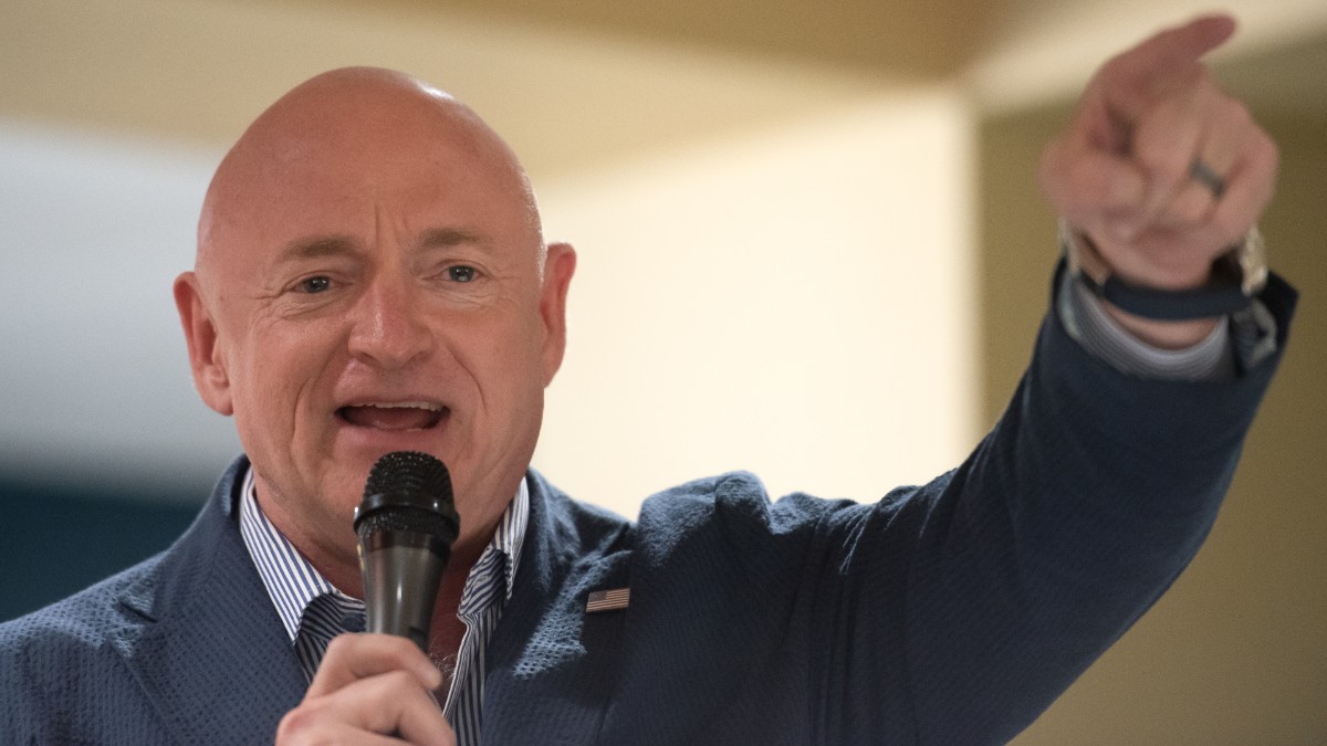 El demócrata Mark Kelly se proyecta como ganador de la contienda por el ...