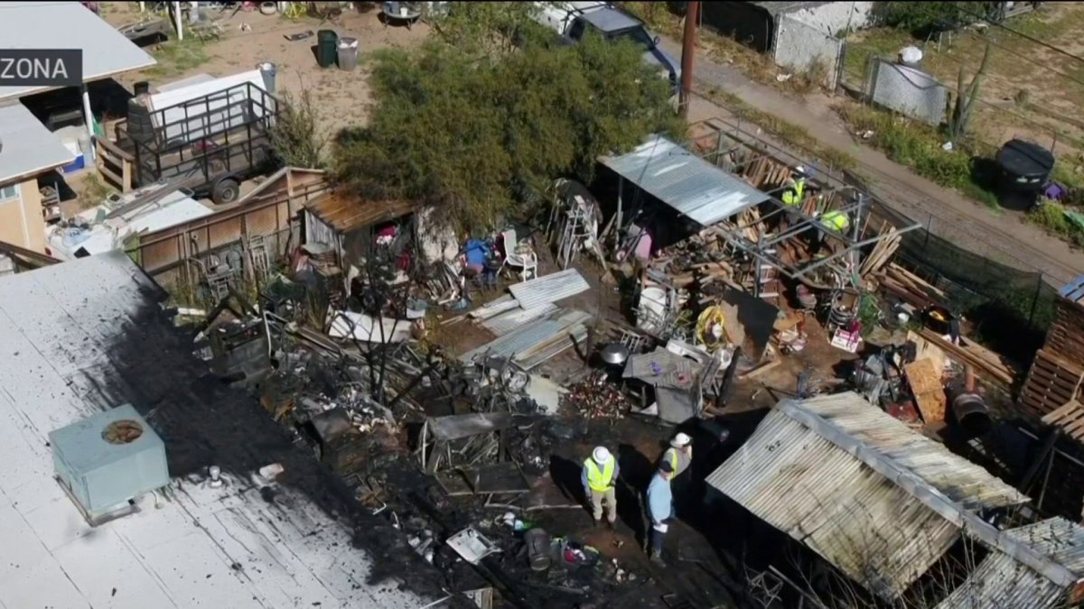 Explosión de tanques de gas provoca incendio en casa en Phoenix ...