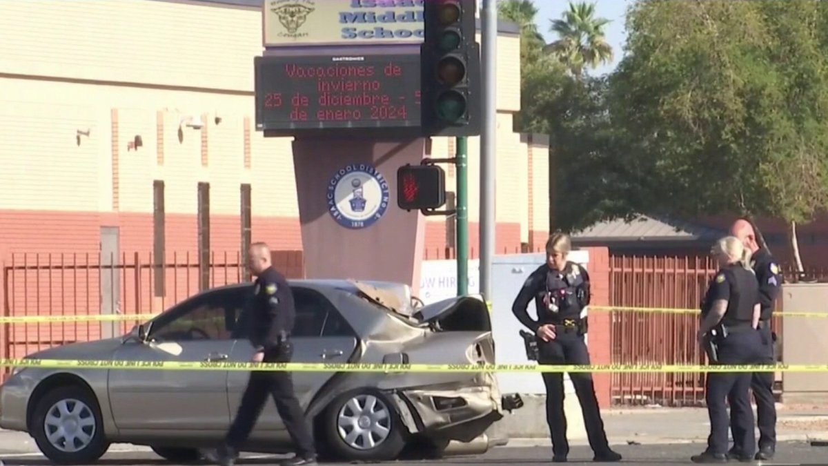 Arizona: Una mujer y un niño en condición crítica tras una colisión en ...
