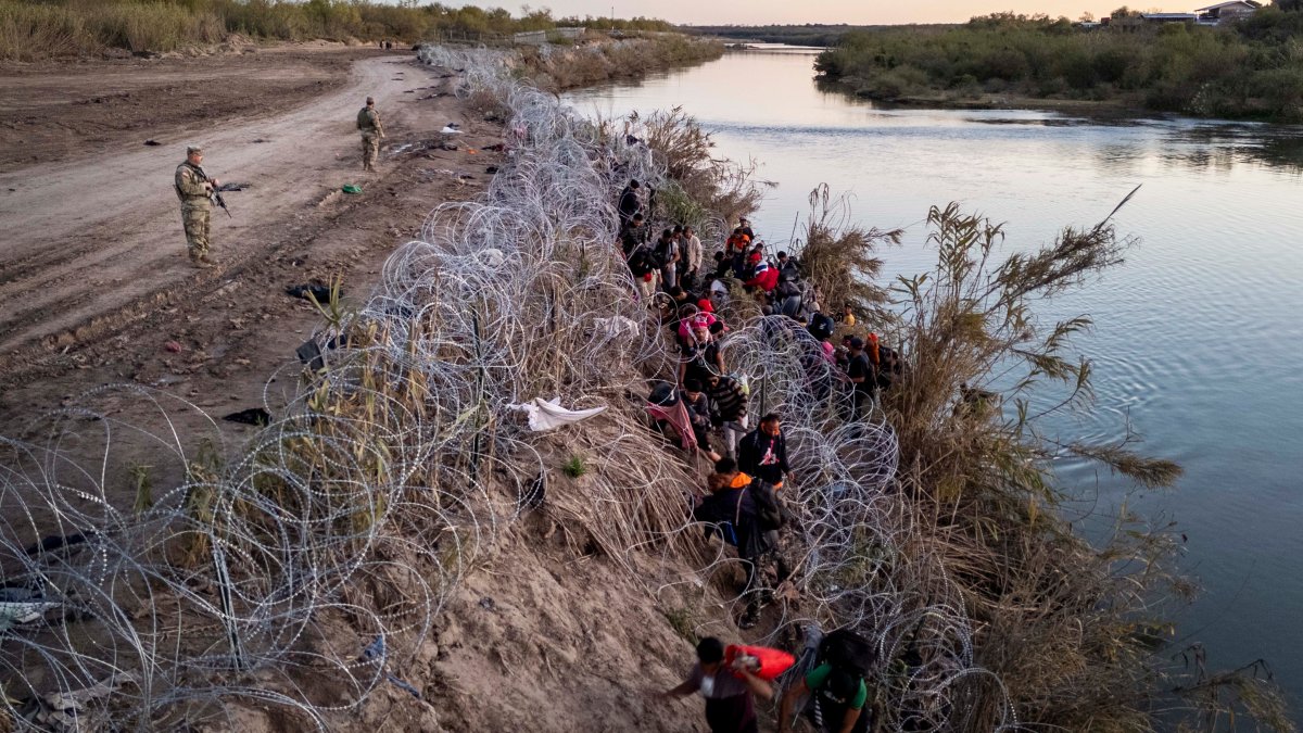 EEUU pide a Corte Suprema intervenir en caso de alambre de Texas ...