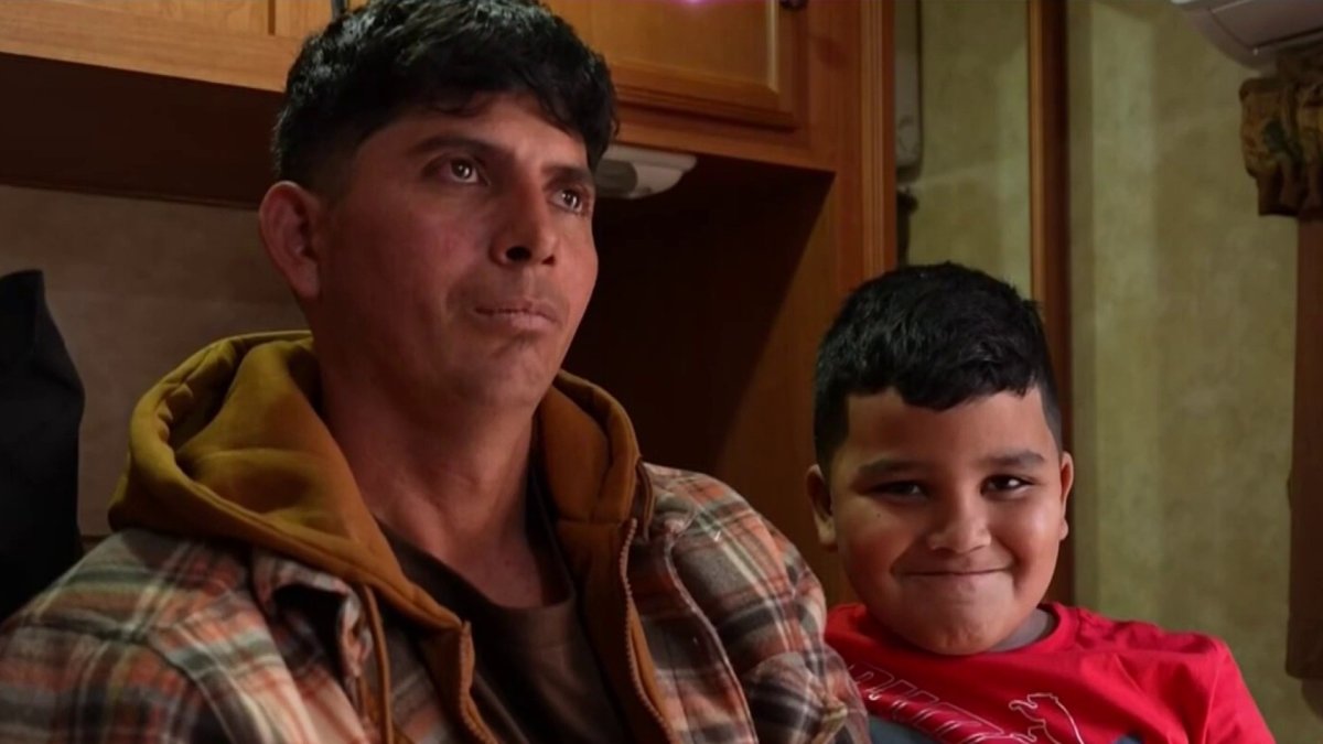 Padre con discapacidad motora llega a Arizona en busca de un futuro ...