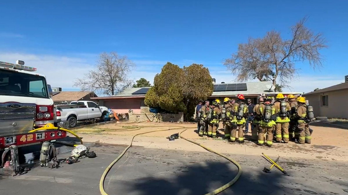 Arizona: Rescatan a persona de incendio en casa en el norte de Phoenix ...