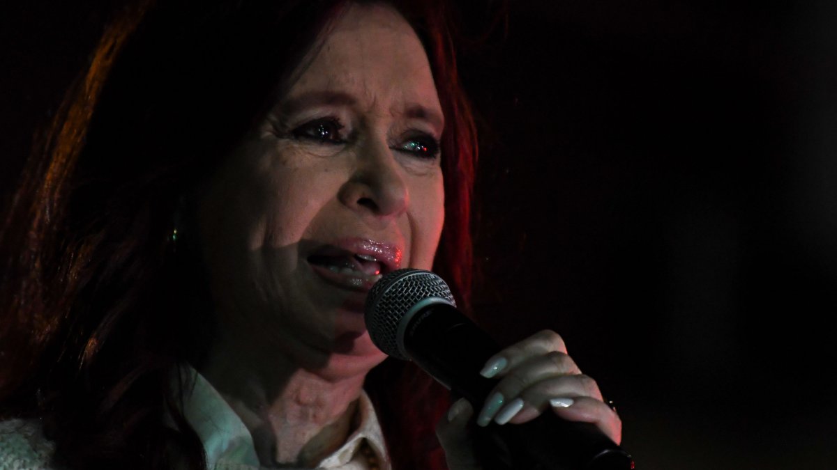 Expresidenta argentina alerta a su militancia que podría ir presa ...