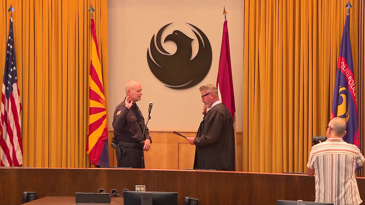 Arizona: Matt Giordano asume oficialmente el cargo de Jefe de Policía de Phoenix – Telemundo ...